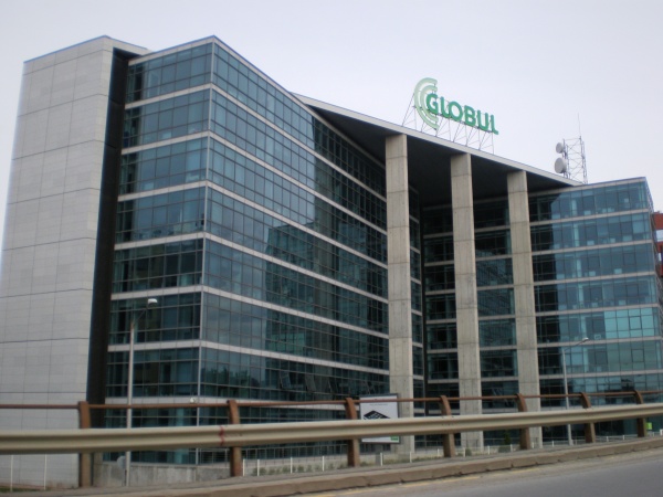 Τέσσερεις οι υποψήφιοι για τη Globul — Infocom